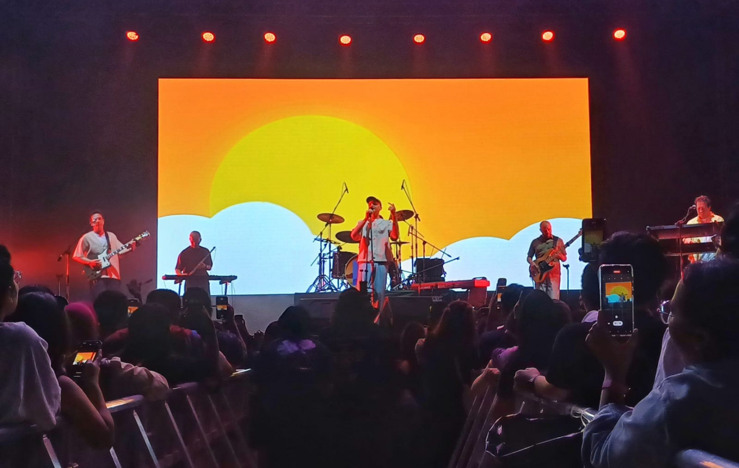 HARMONISASI PREP DAN COLDIAC DI ATAS PANGGUNG DALAM ‘PREP LIVE IN JAKARTA’